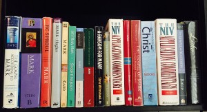 How to Use Bible Commentaries - Bible Gateway Blog